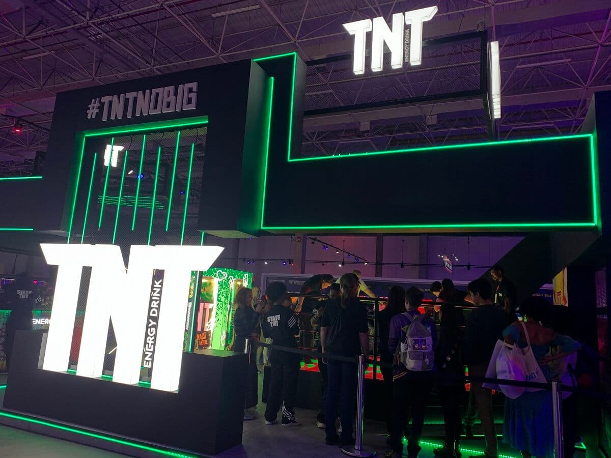 Stand da TNT no Big Festival, energético oficial do maior Festival de ...